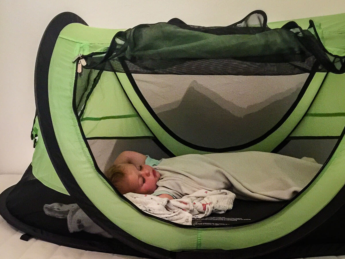 KidCo PeaPod Plus Review: Lightweight Toddler Travel Bed